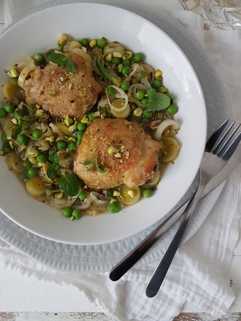 Piščanec s porom in grahom | Cook Eat and Smile